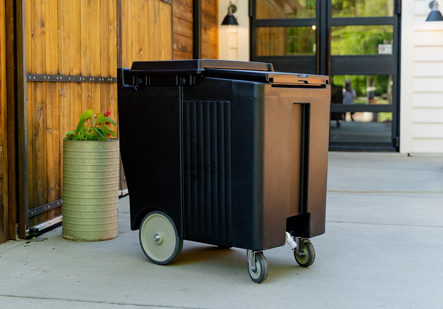 5 Ways to Maintain Food Safety During Outdoor Dining